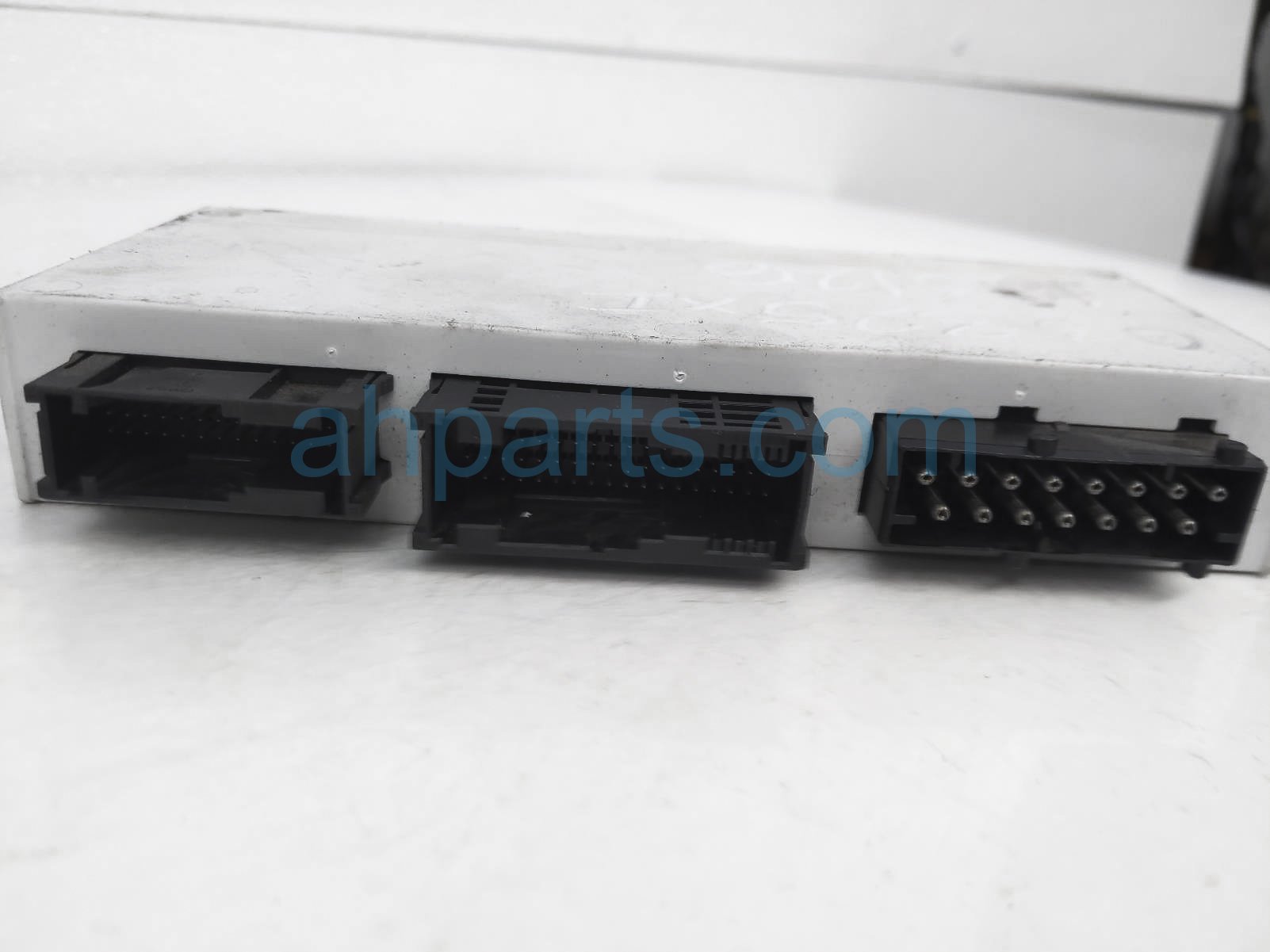 Sold 2003 BMW 325xi Body Control Module (bcm) 61-35-3-454-607,