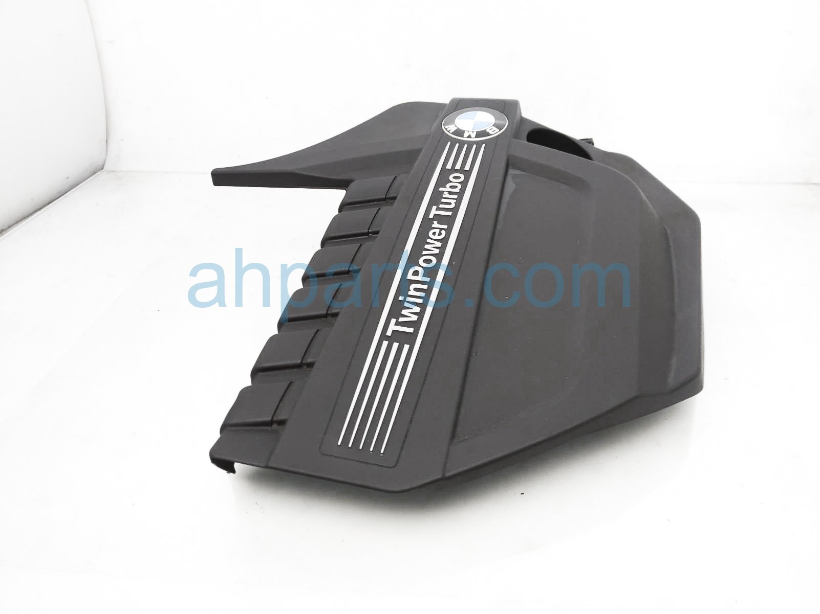 Sold 2013 BMW 535i Engine Appearance Cover 11-12-7-607-447,