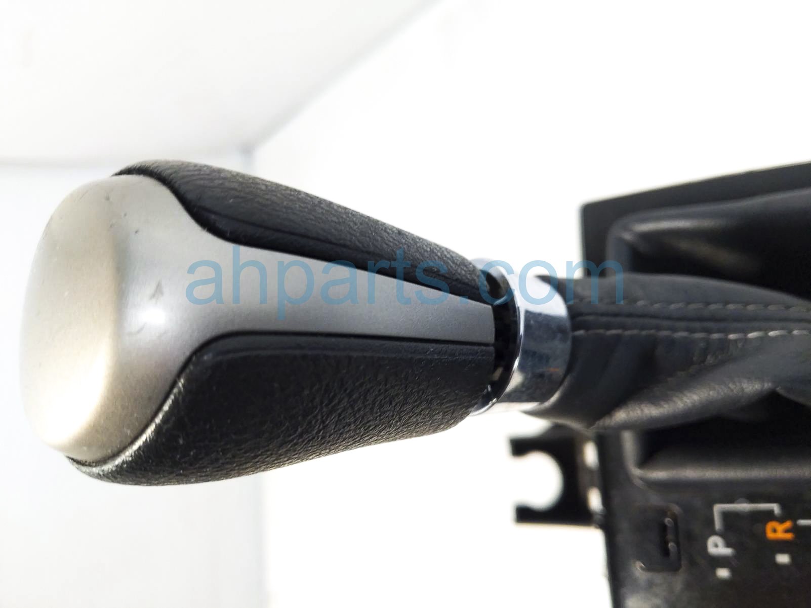 Sold 2015 Toyota Corolla At Shifter Assembly W/knob - Black 33560-02250,