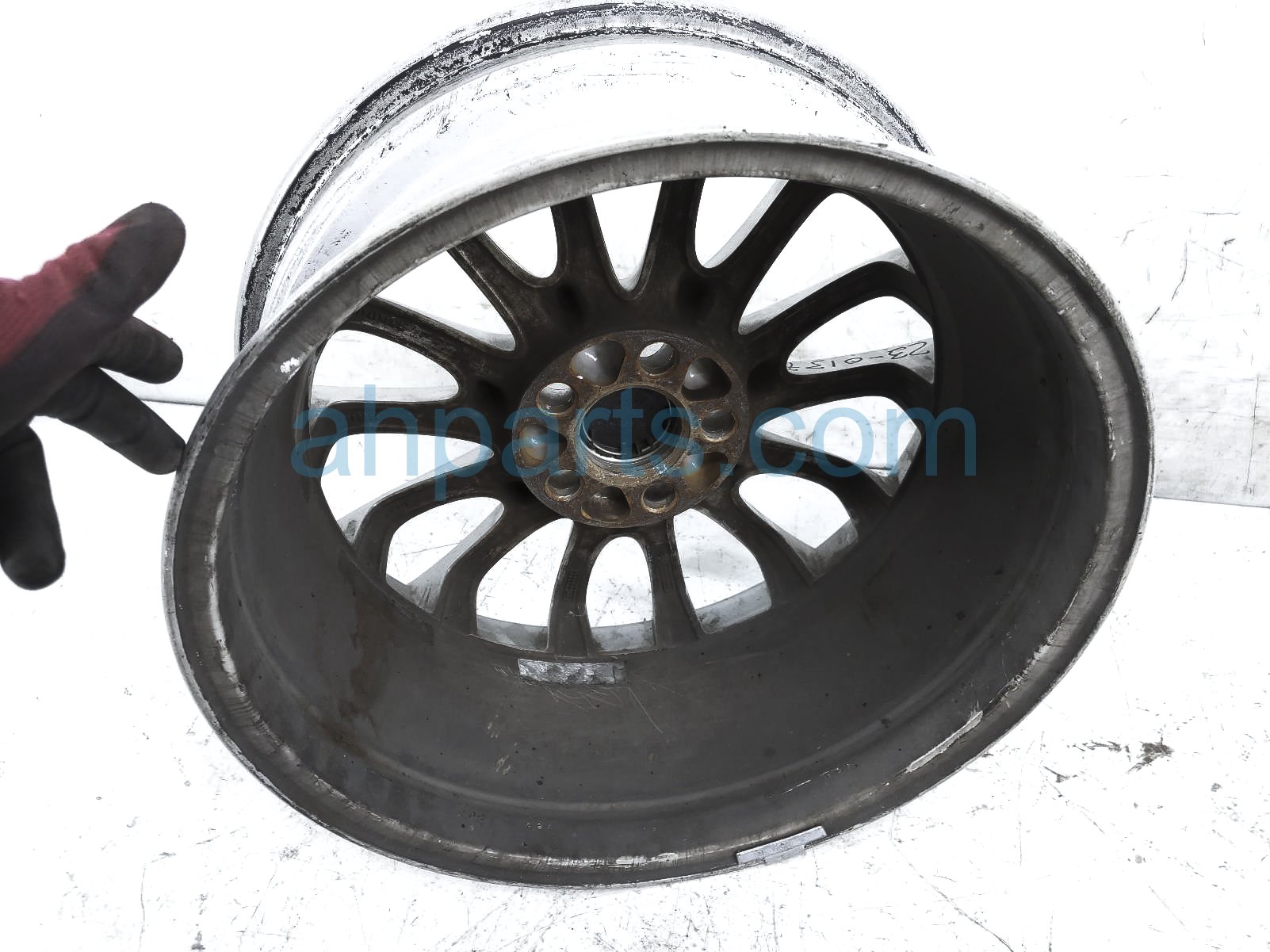Sold 2006 Volvo C70 Front Passenger Wheel / Rim - 30633786