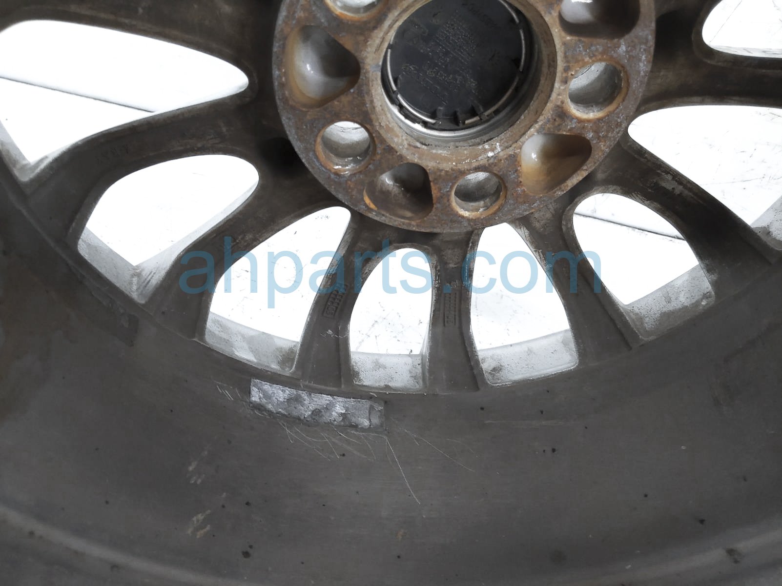Sold 2006 Volvo C70 Front Passenger Wheel / Rim - 30633786