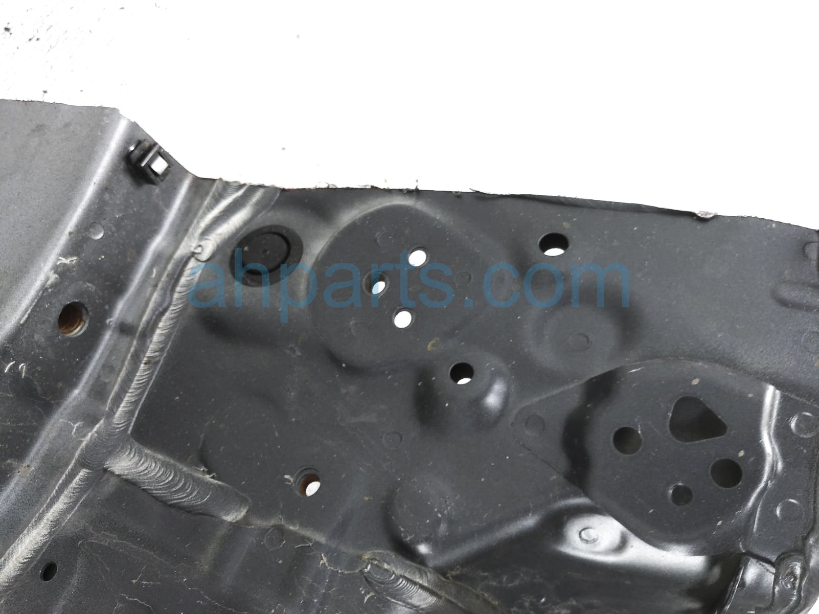 Sold 2022 Honda Civic Driver Apron Cut - Grey - 1.5l Htbk 60910-T20-305ZZ,