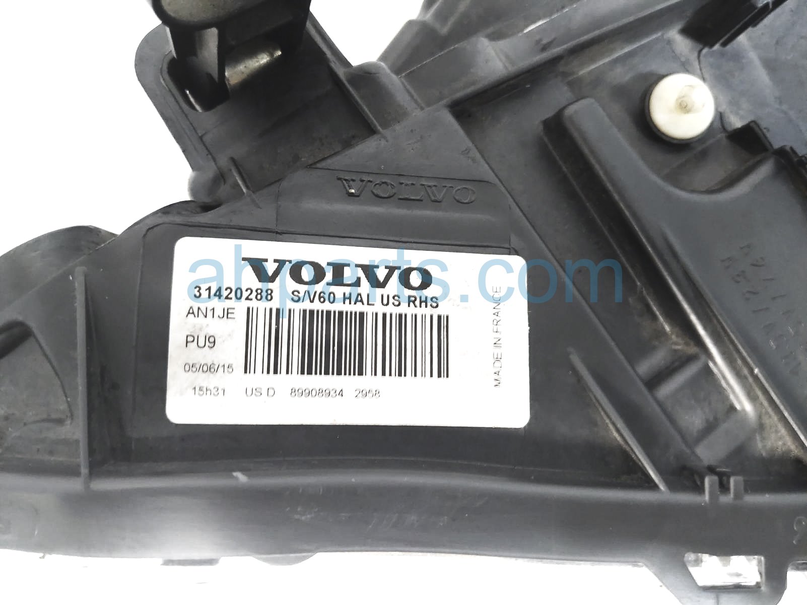 Sold 2016 Volvo S60 Headlight Passenger Headlamp / Light 31420288