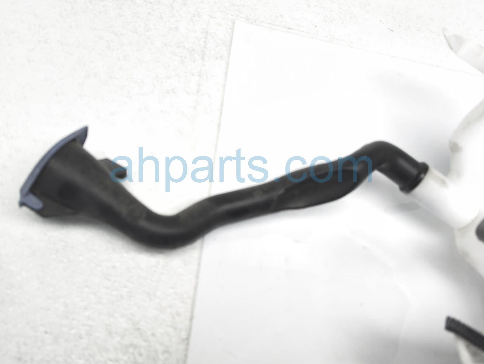 Sold 2013 Volvo S60 Windshield Washer Reservoir Tank 31416283,