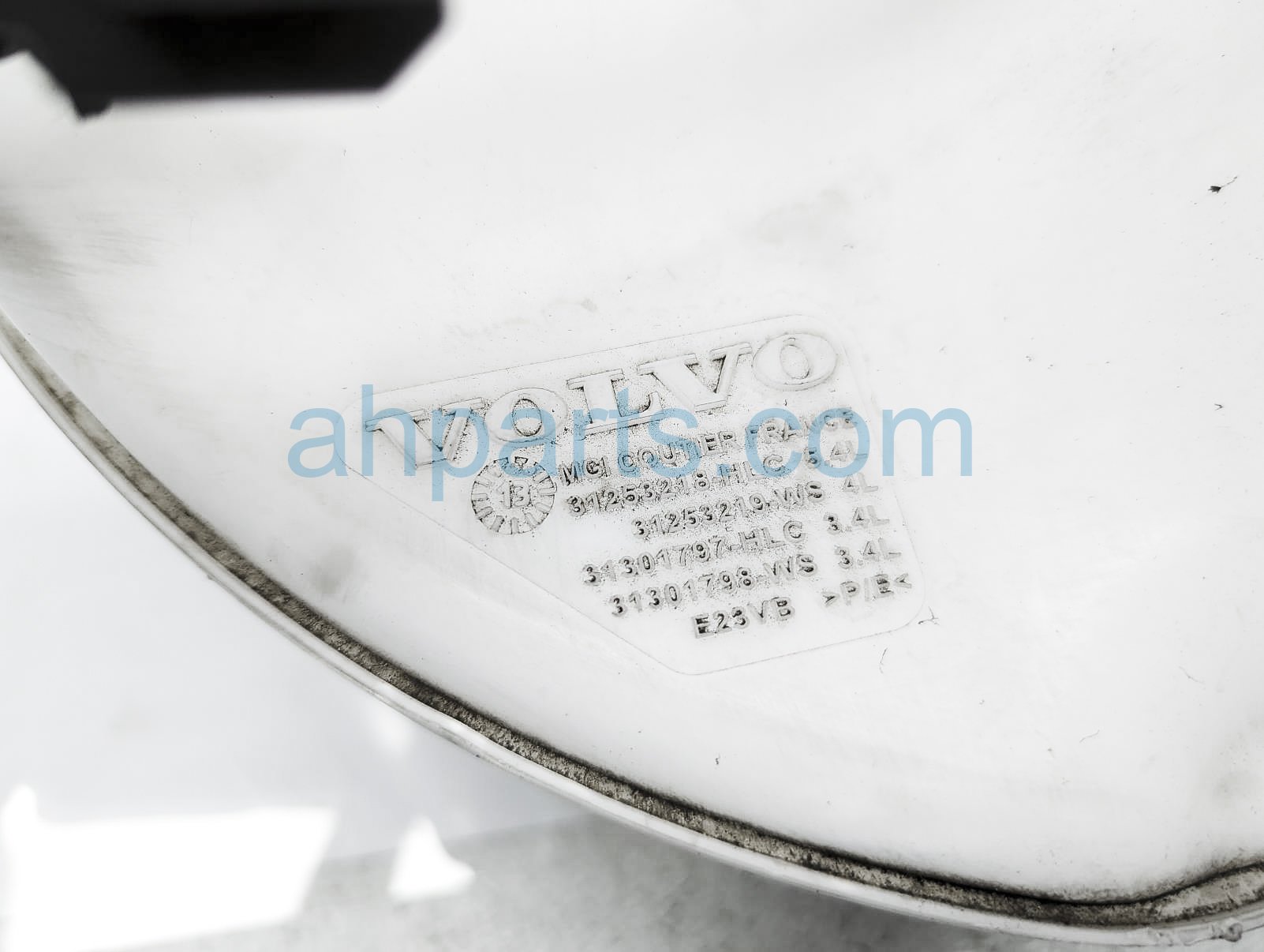 2013 Volvo S60 Windshield Washer Reservoir Tank 31416283,