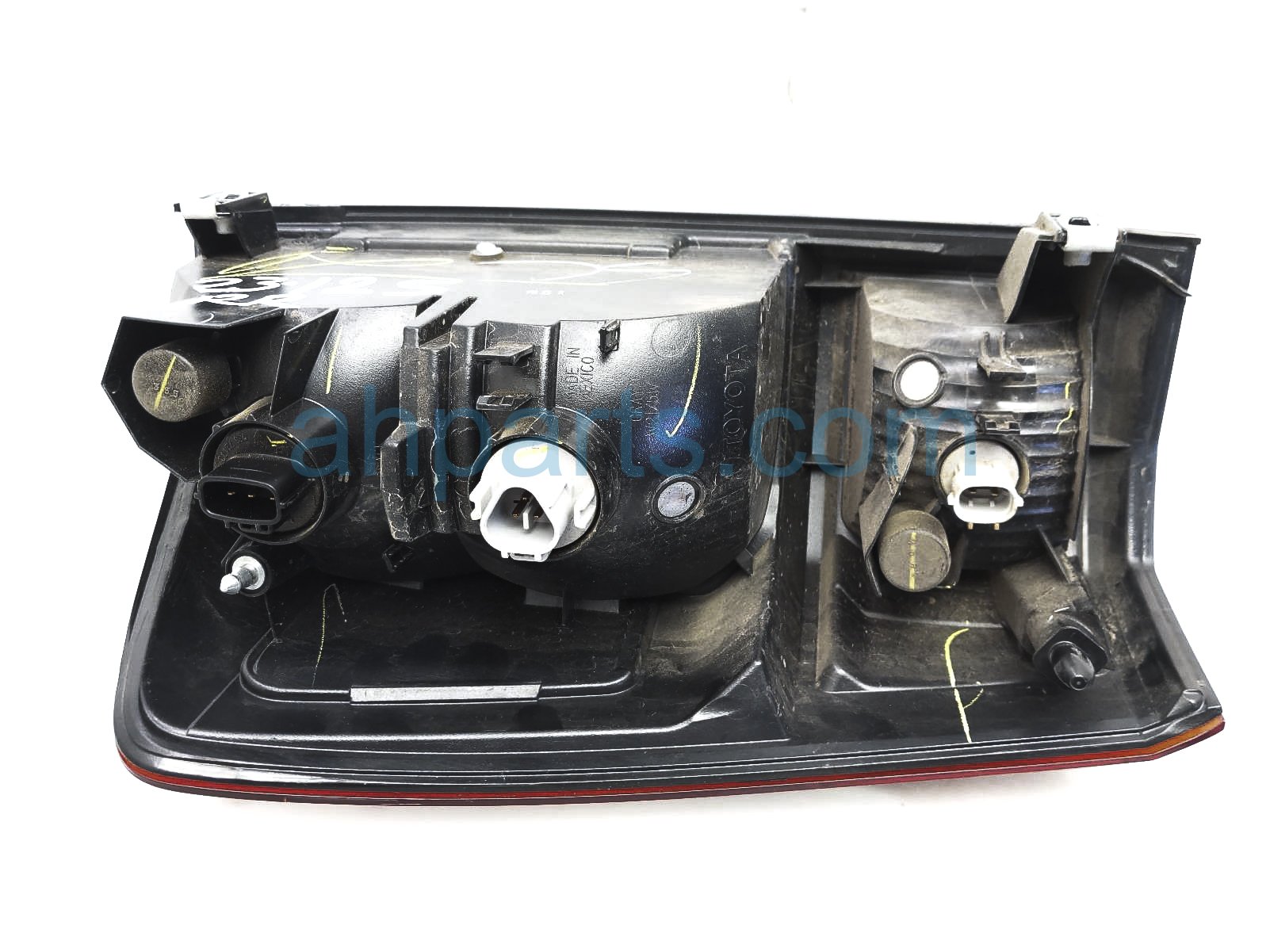 Sold 2022 Toyota Tacoma Light / Rear Passenger Tail Lamp (on Body ...