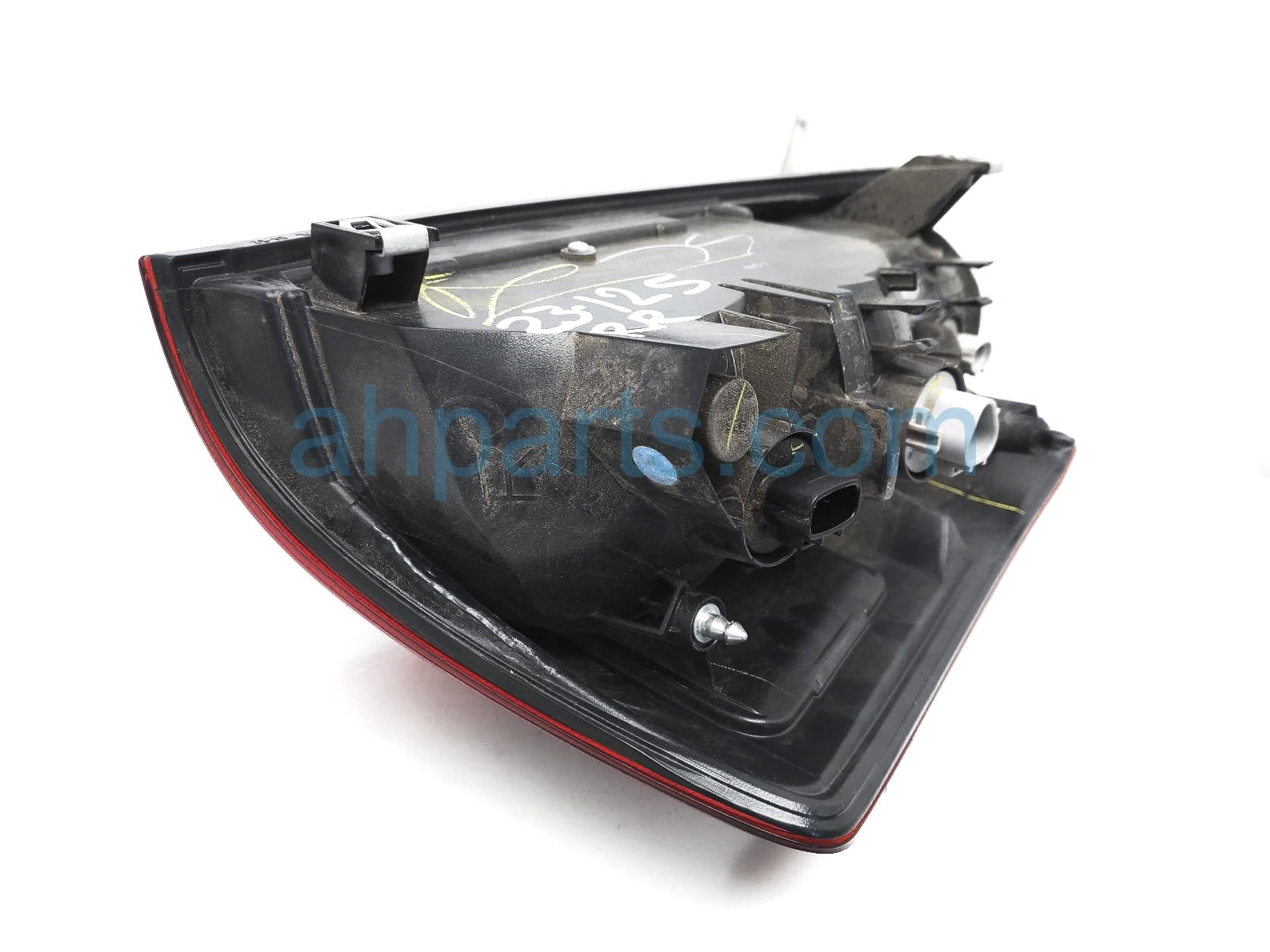 Sold 2022 Toyota Tacoma Light / Rear Passenger Tail Lamp (on Body ...