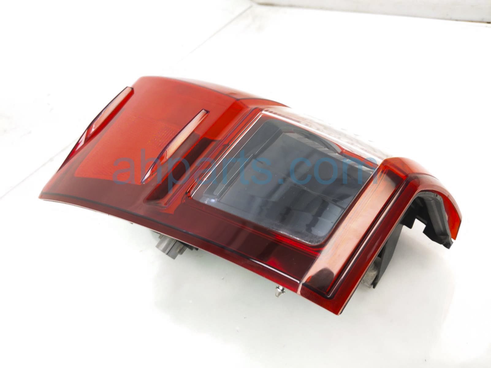 Sold 2022 Toyota Tacoma Light / Rear Driver Tail Lamp (on Body) 81560 ...