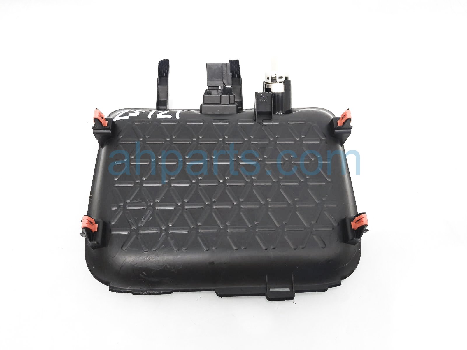 Sold 2019 Toyota Rav 4 Power Port / Usb & Tray Assy 58813-0R060-C2,