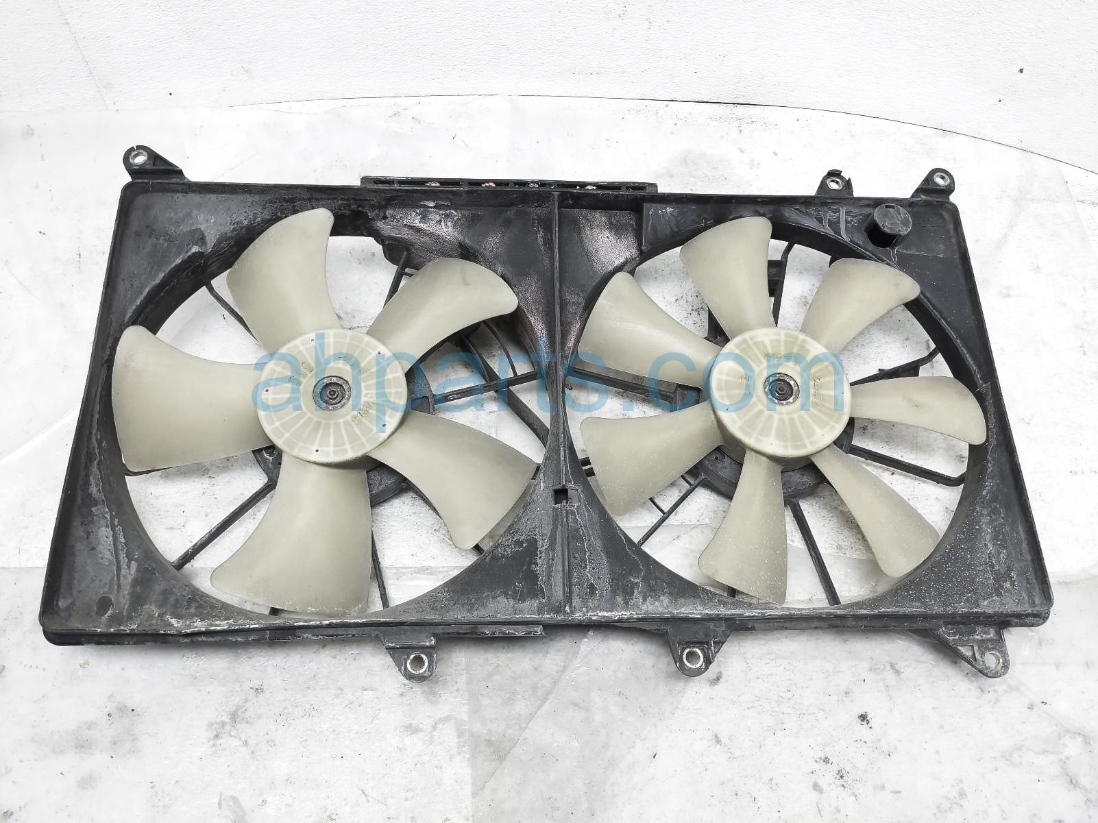 Sold 2003 Lexus Is300 Cooling Radiator Fan Assembly 16363-46050,