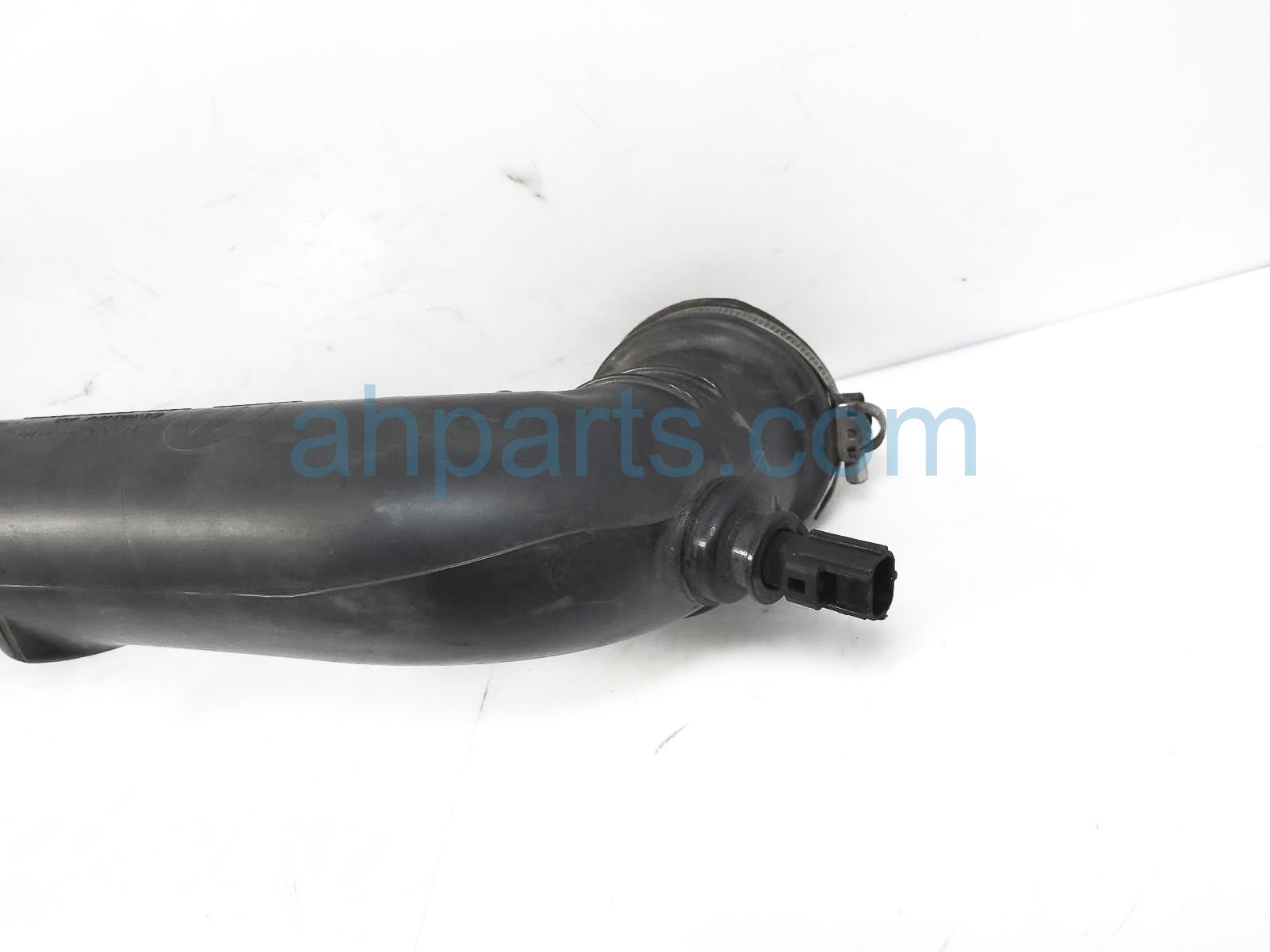 Sold 2020 Jeep Compass Intake Air Cleaner Clean Air Duct - 2.4l 68303177AA