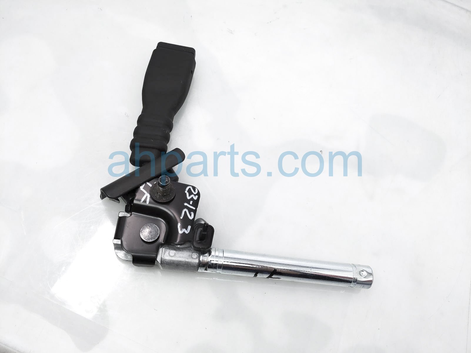 Sold 2017 Hyundai Sonata Front Driver Seat Belt Buckle 88831-C2500,