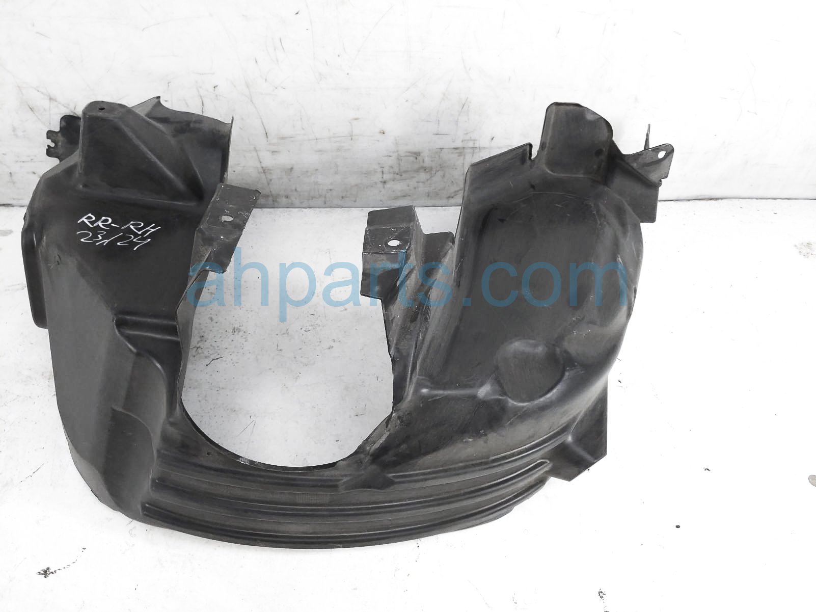 Sold 2020 Jeep Renegade Rear Passenger Inner Fender Liner 68440178AA