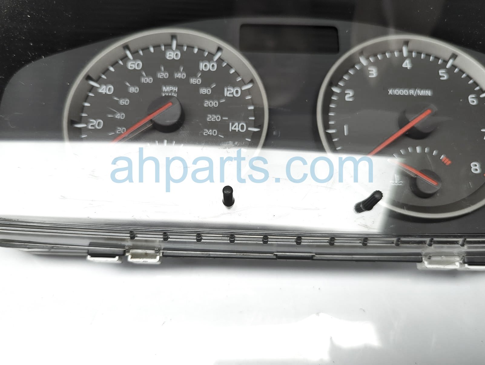 Sold 2004 Volvo S40 Instrument Gauge Speedometer Cluster 30710072,