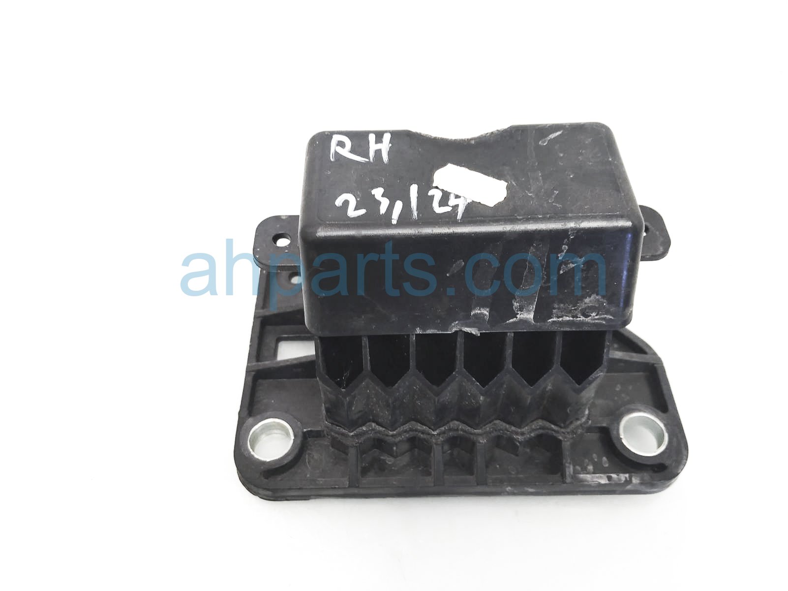 Sold 2020 Jeep Renegade Front Passenger Energy Absorber Bracket 68256115AA,