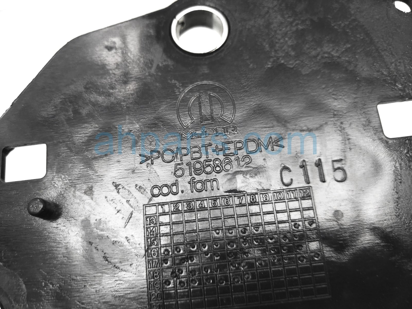 Sold 2020 Jeep Renegade Front Passenger Energy Absorber Bracket 68256115AA,