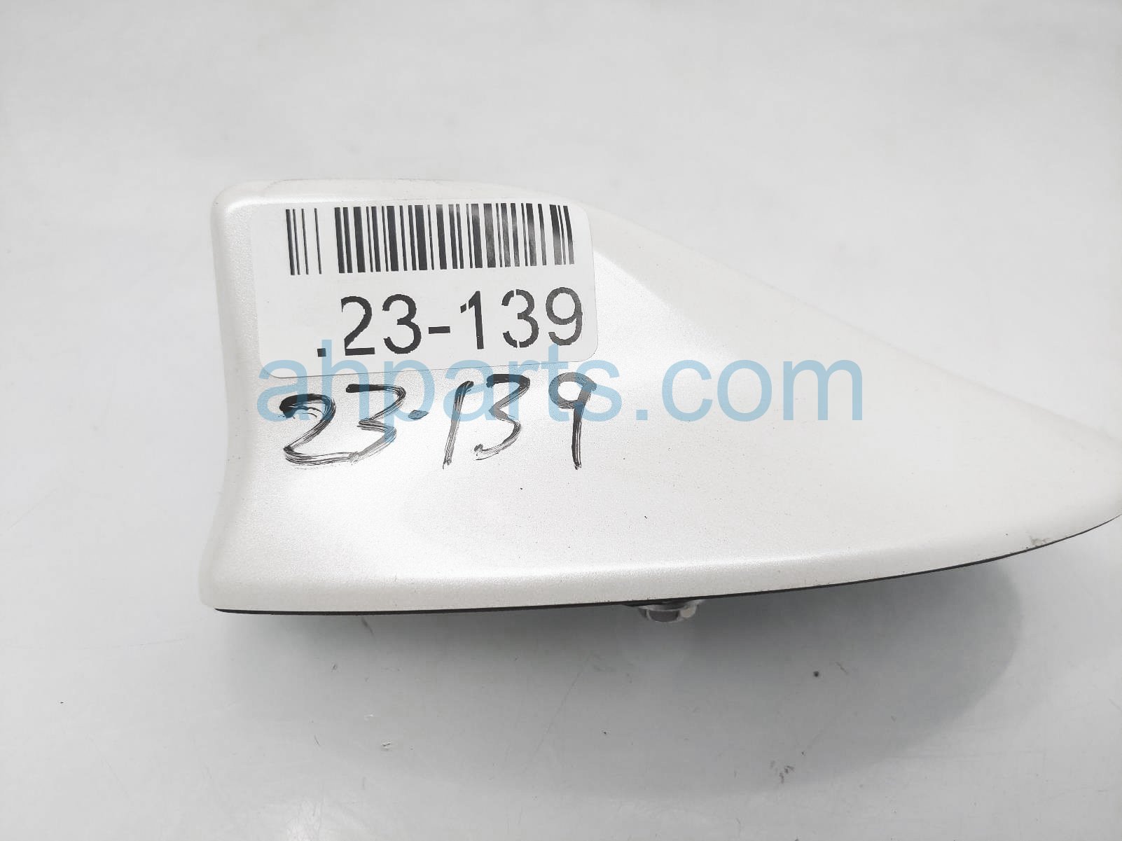 Sold 2016 Toyota Highlander Roof Mounted Antenna - White 86760-0E020,