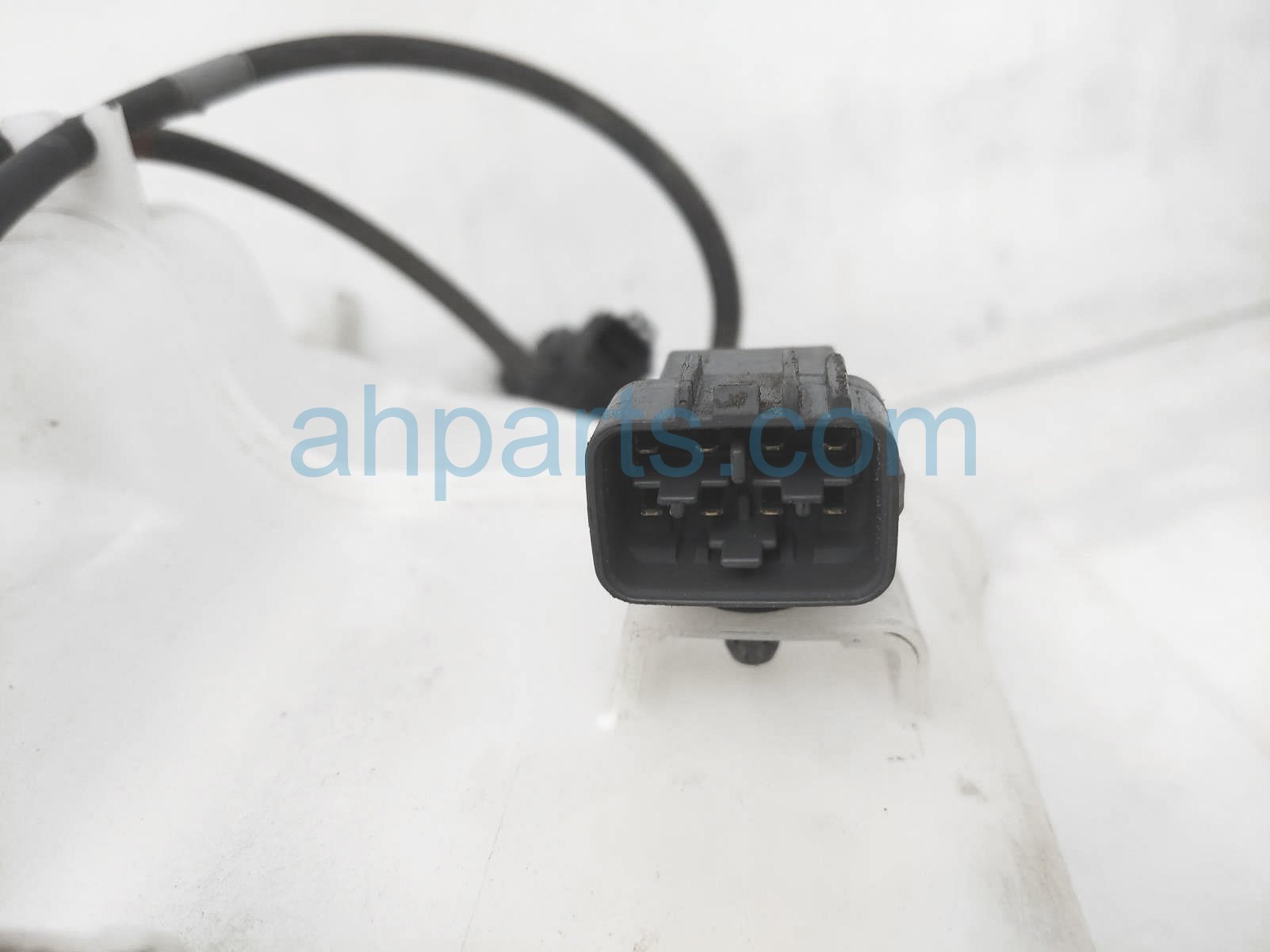 Sold 2017 Mazda CX-5 Windshield Washer Reservoir Tank KD35-67-481,