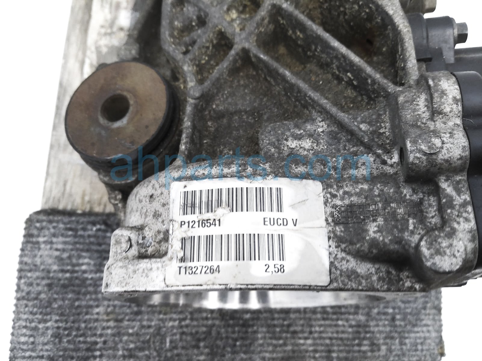 Sold 2013 Volvo Xc60 Rear Differential Carrier 36050630