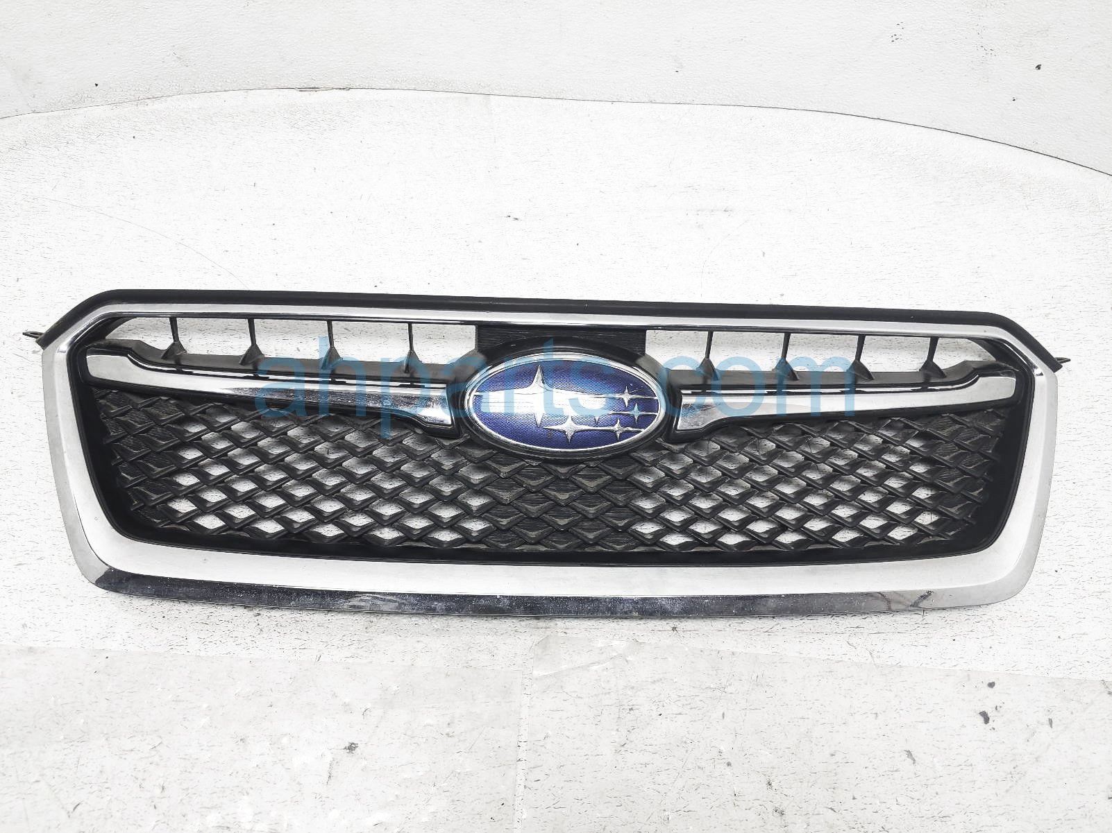 Sold 2016 Subaru Impreza Upper Grille - Black / Chrome 91122FJ040,