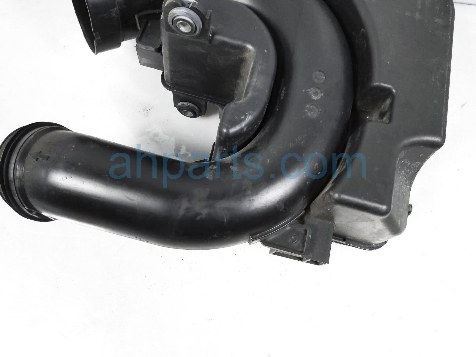 Sold 2019 Kia Forte Intake Air Cleaner Resonator Duct - 2.0l* 28220-G3000,