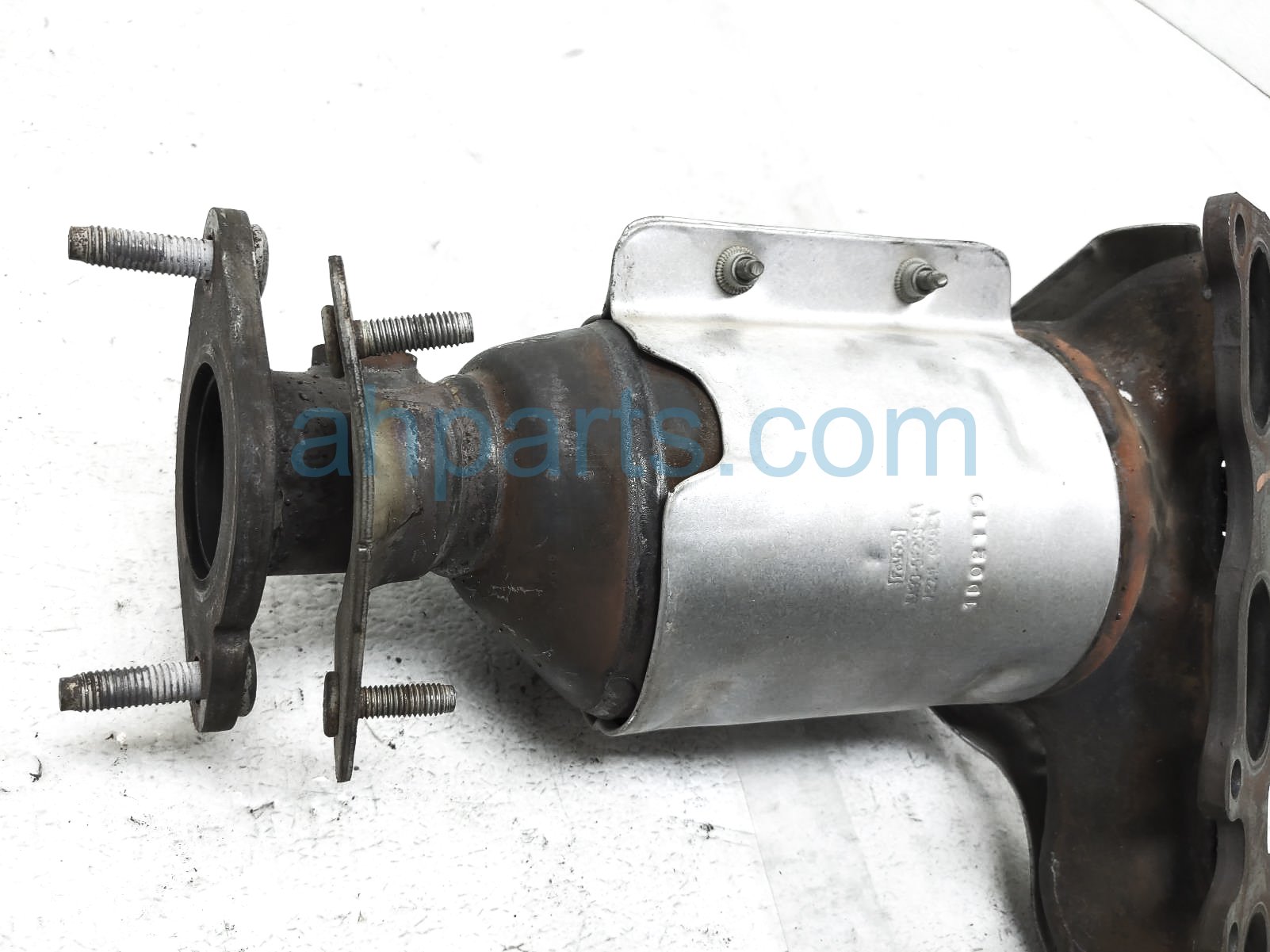 2019 Ford Explorer Front Exhaust Manifold FB5Z-5G232-A,