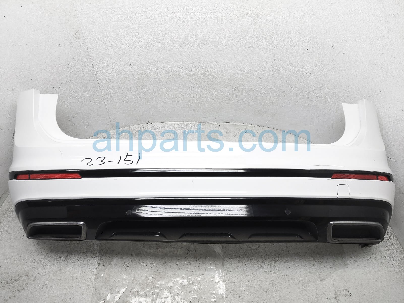 Sold 2021 Volkswagen Tiguan Rear Bumper Cover - White (r-line) 5NN-807 ...