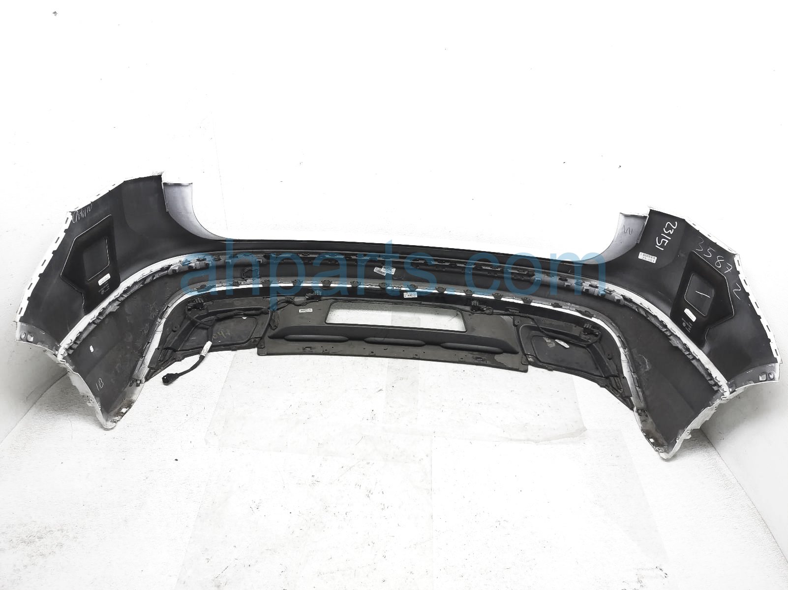 Sold 2021 Volkswagen Tiguan Rear Bumper Cover - White (r-line) 5NN-807 ...