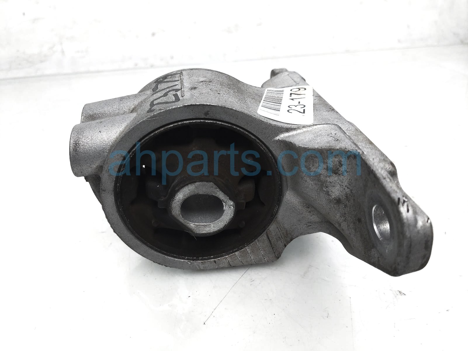 Sold 2021 Toyota Venza Engine/motor Driver Side Insulator Transmission ...