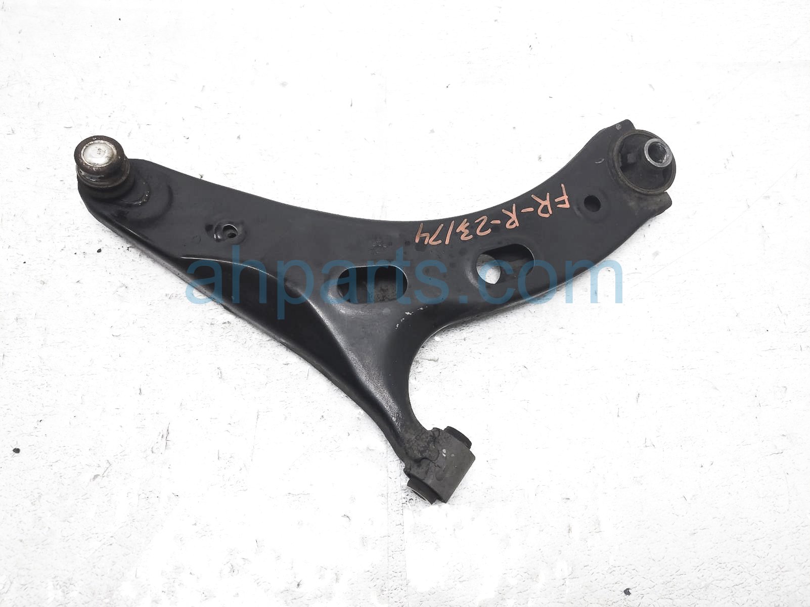 Sold 2019 Subaru Forester Front Passenger Lower Control Arm 20202FL041