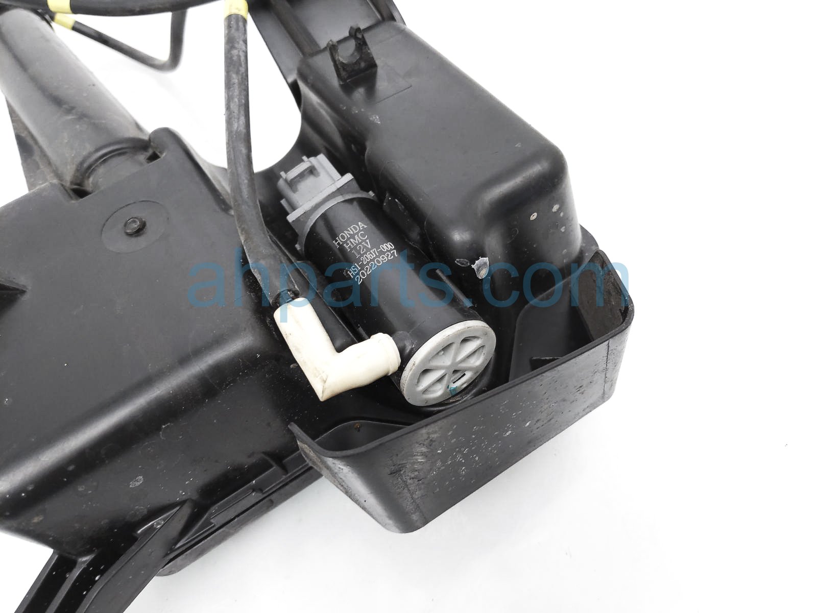 2023 Accord Windshield Wiper Reservoir Tank 76841-30A-A01,