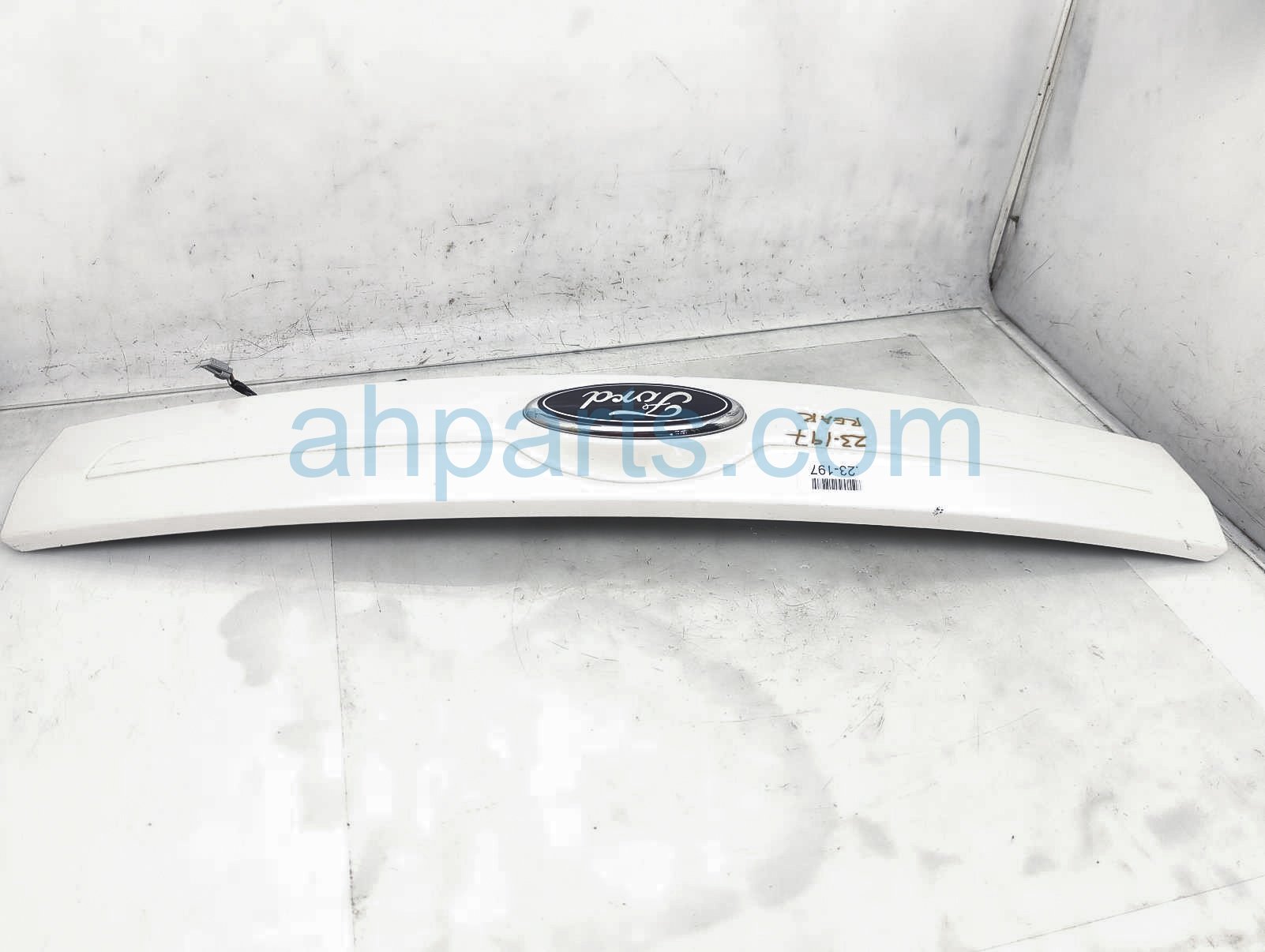 Sold 2013 Ford Edge Decklid Finisher Panel - White BT4Z-13508-DPTM