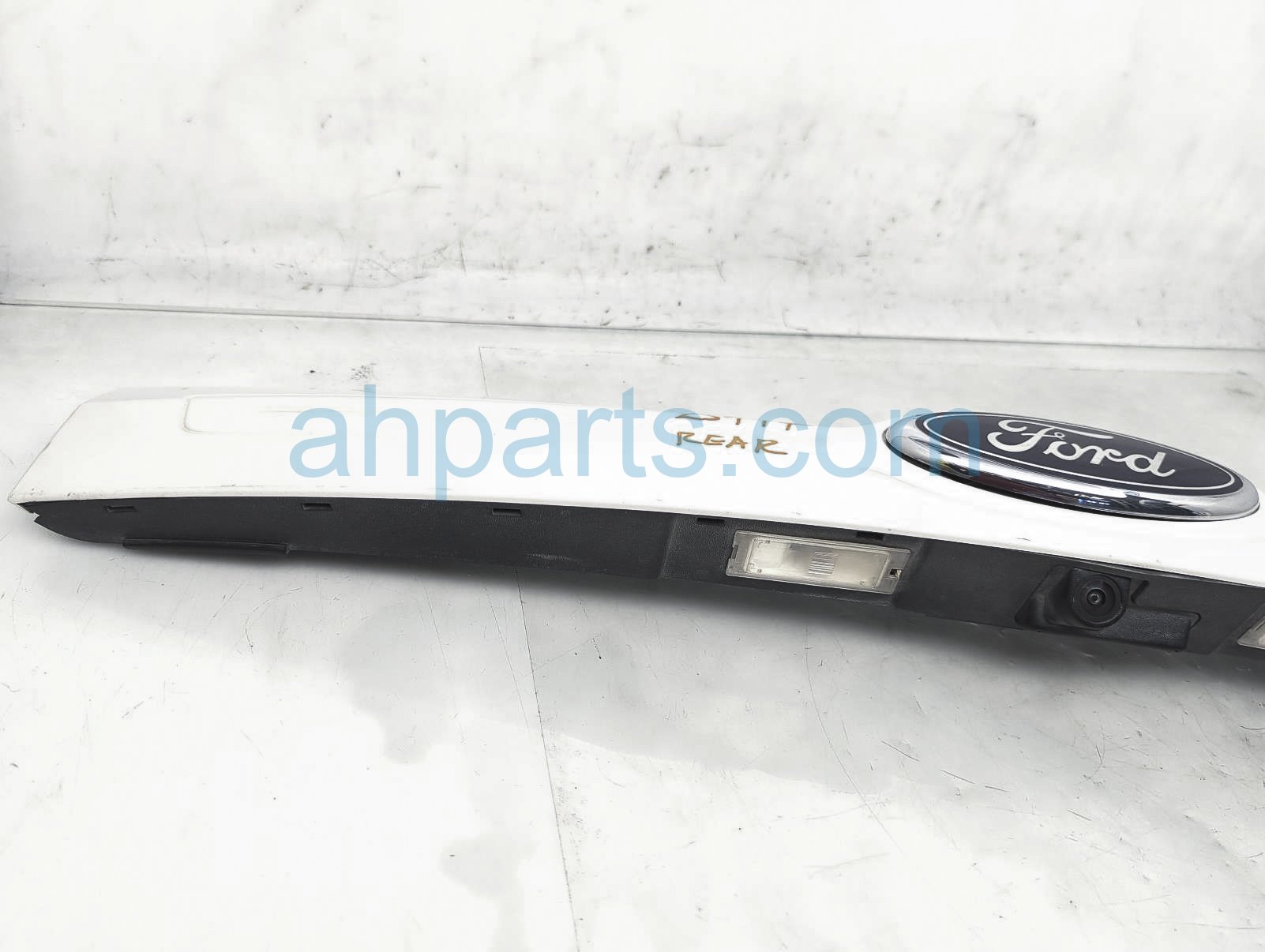 Sold 2013 Ford Edge Decklid Finisher Panel - White BT4Z-13508-DPTM