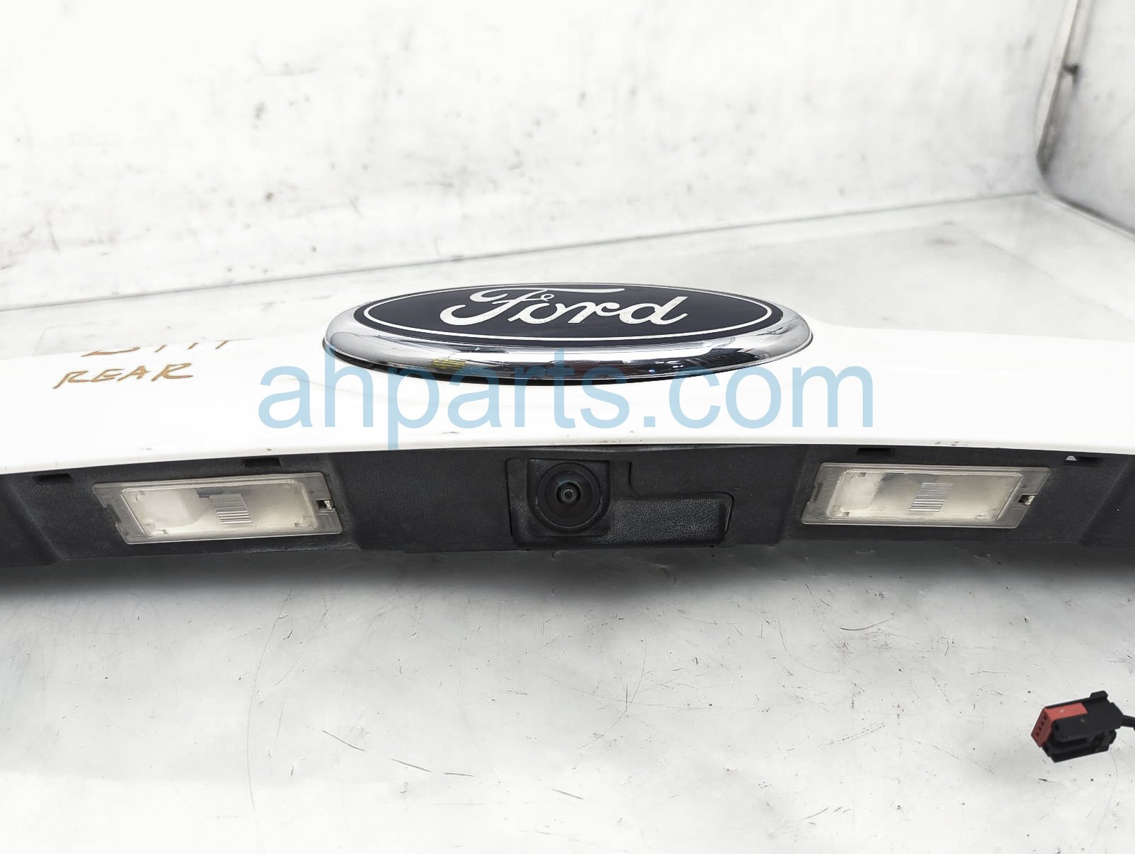 Sold 2013 Ford Edge Decklid Finisher Panel - White BT4Z-13508-DPTM,