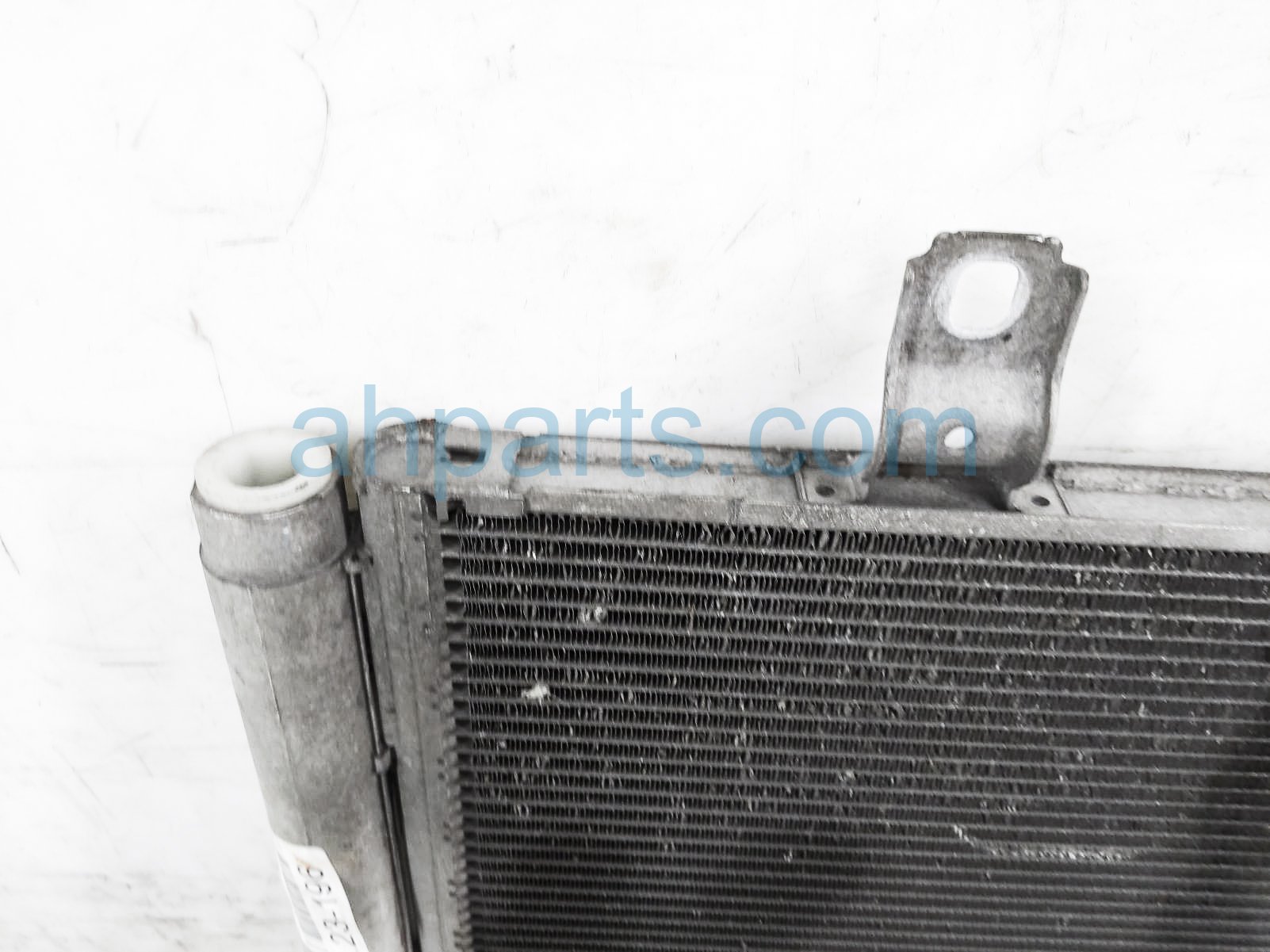 Sold 2013 Toyota Camry Ac Condenser - Xle Hybrid 88460-33130,