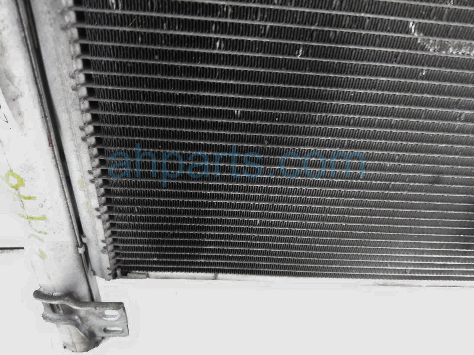 Sold 2013 Toyota Camry Ac Condenser - Xle Hybrid 88460-33130,