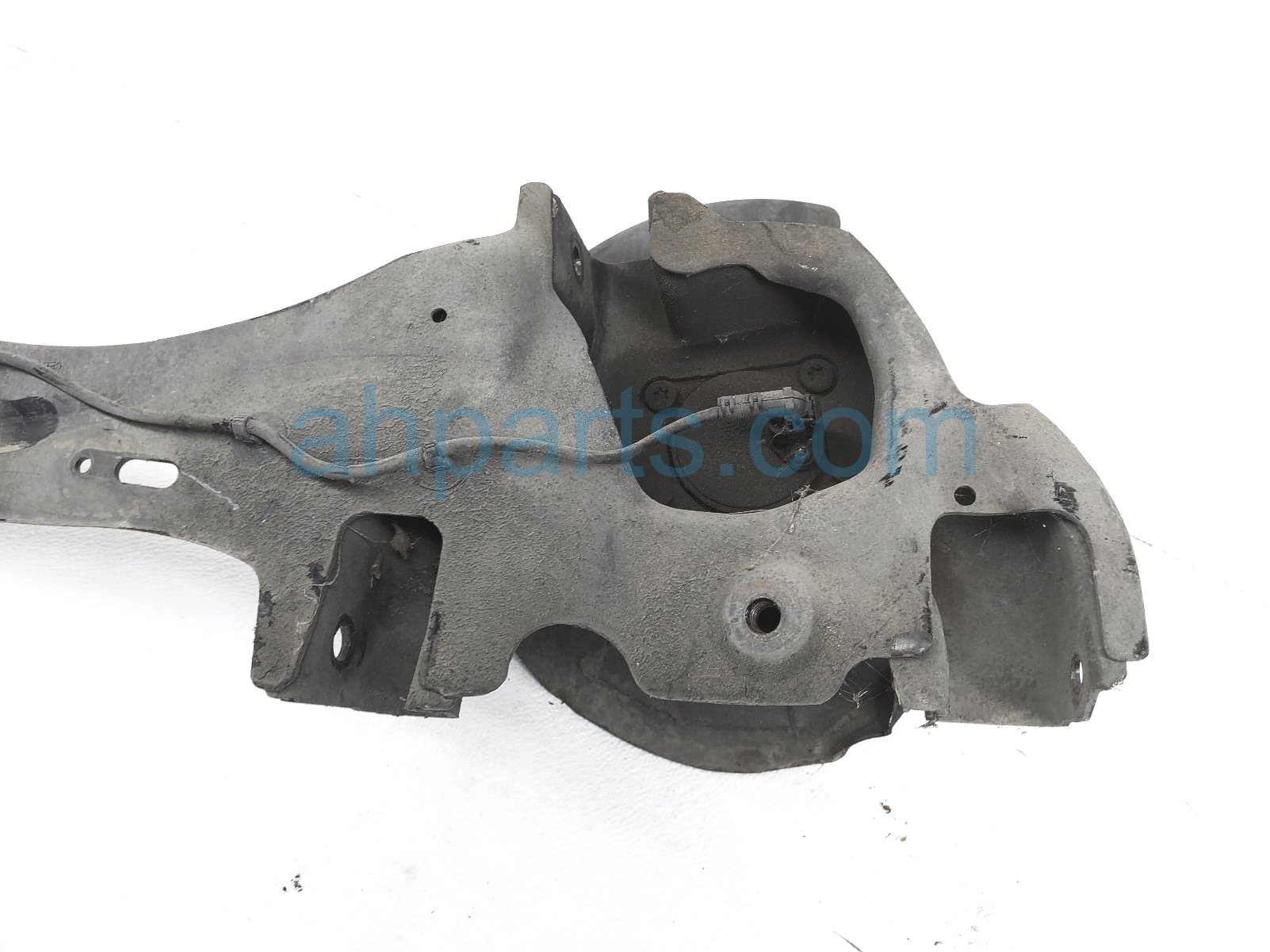 Sold 2006 Volvo C70 Lower Control Rear Passenger Trailing Arm + Knuckle ...