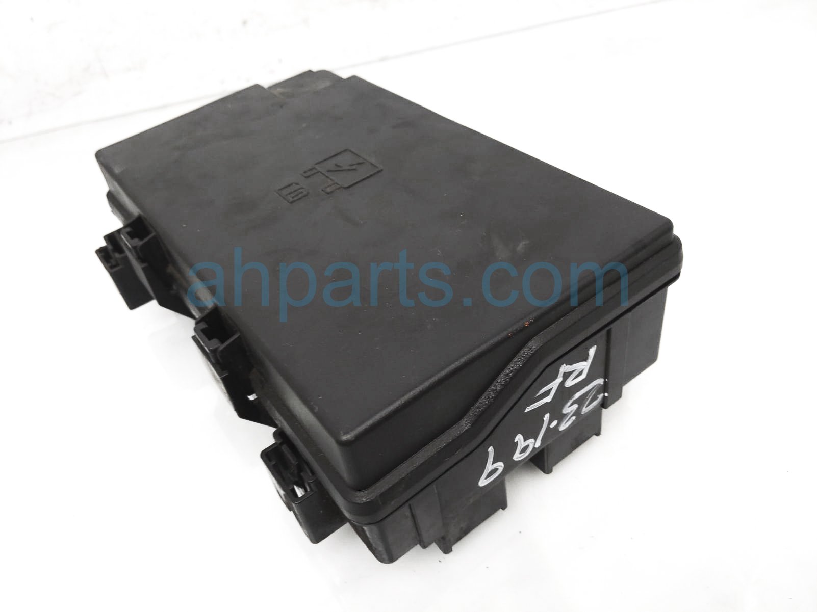 Sold 2020 Dodge Durango Engine Room Fuse Box - 5.7l 68425215AB