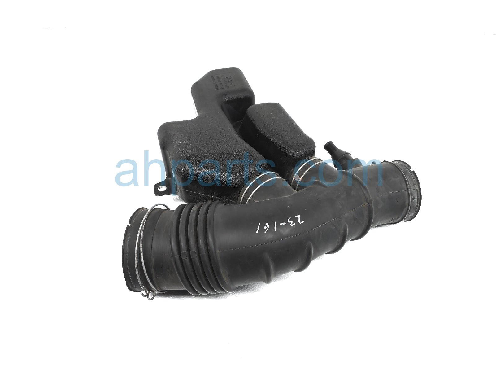 Sold 2011 Toyota 4 Runner Air Intake Resonator W/ Hose 17893-31130,