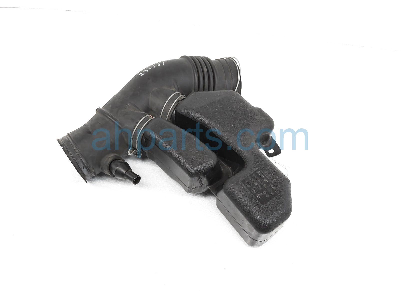 2011 Toyota 4 Runner Air Intake Resonator W/ Hose 17893-31130,