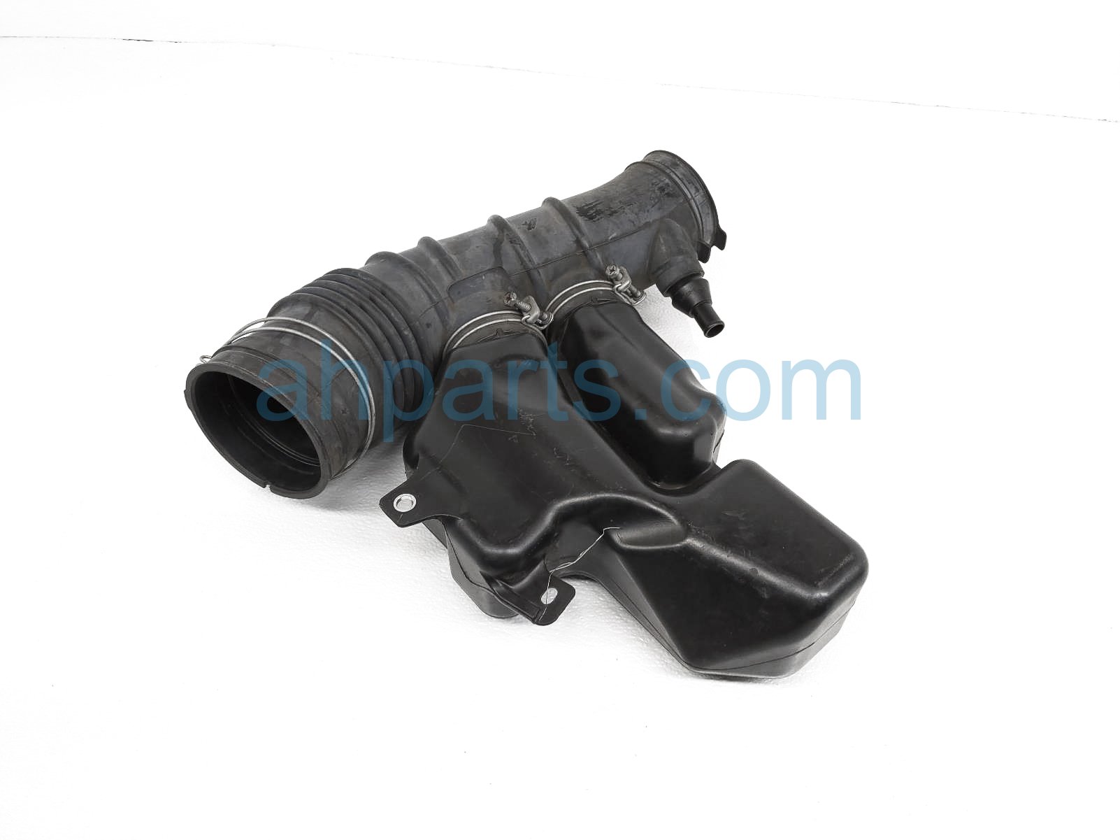 2011 Toyota 4 Runner Air Intake Resonator W/ Hose 17893-31130,