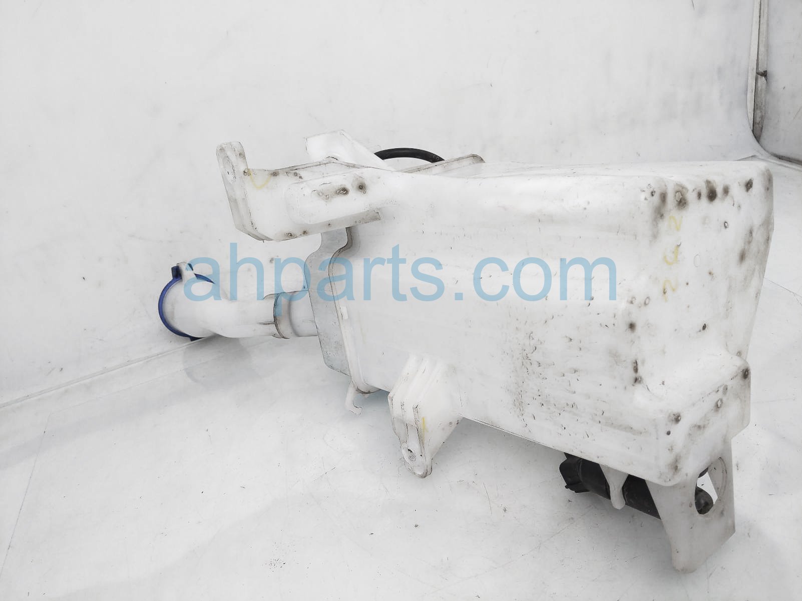 Sold 2021 Hyundai Elantra Winshield Washer Reservoir Tank 98610-AB000,