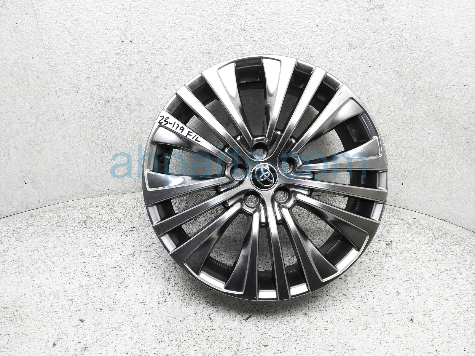 Sold 2021 Toyota Venza Front Driver Wheel / Rim 4261A-48290,