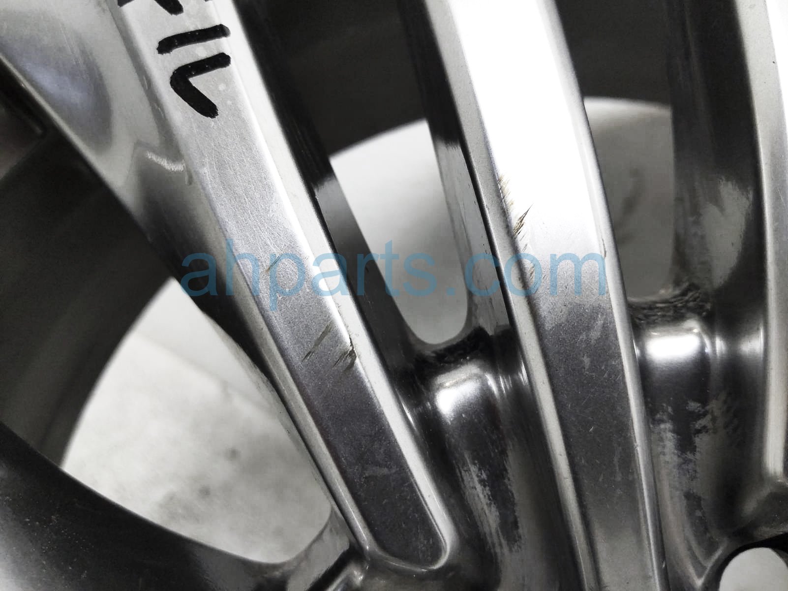 Sold 2021 Toyota Venza Front Driver Wheel / Rim 4261A-48290,