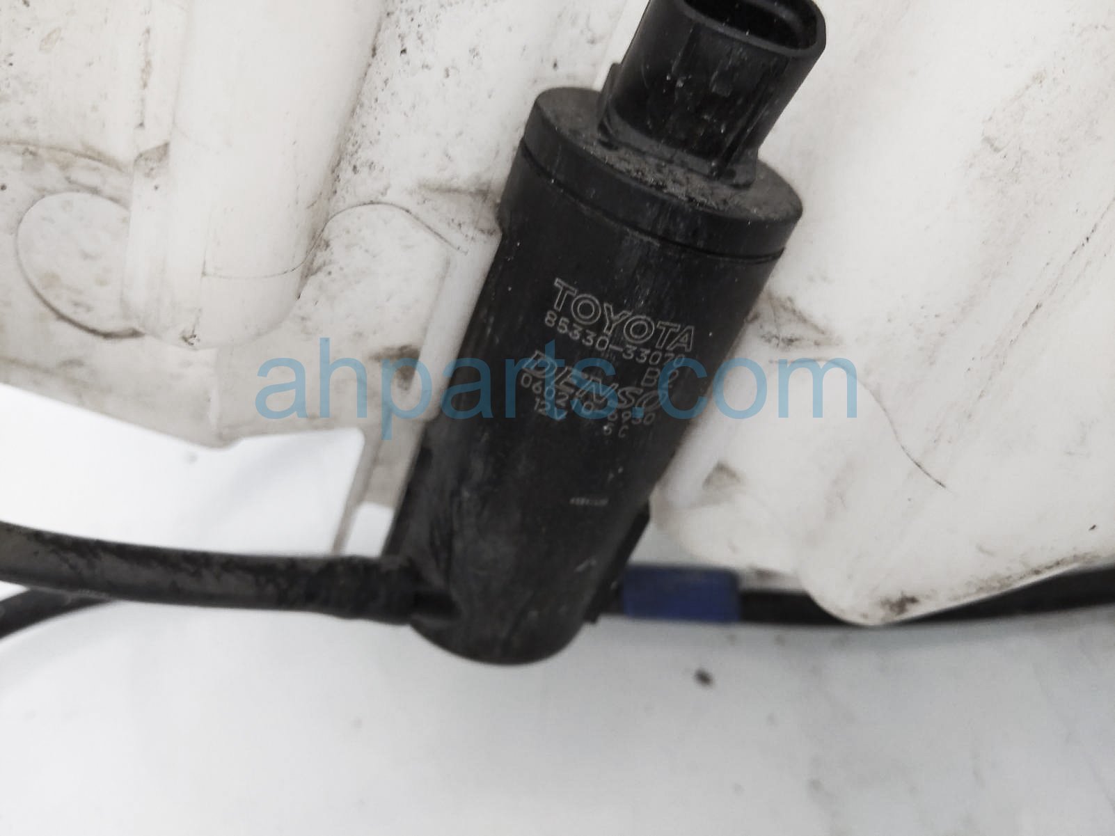 Sold 2020 Toyota Corolla Windshield Washer Reservoir Tank 85330-33070,