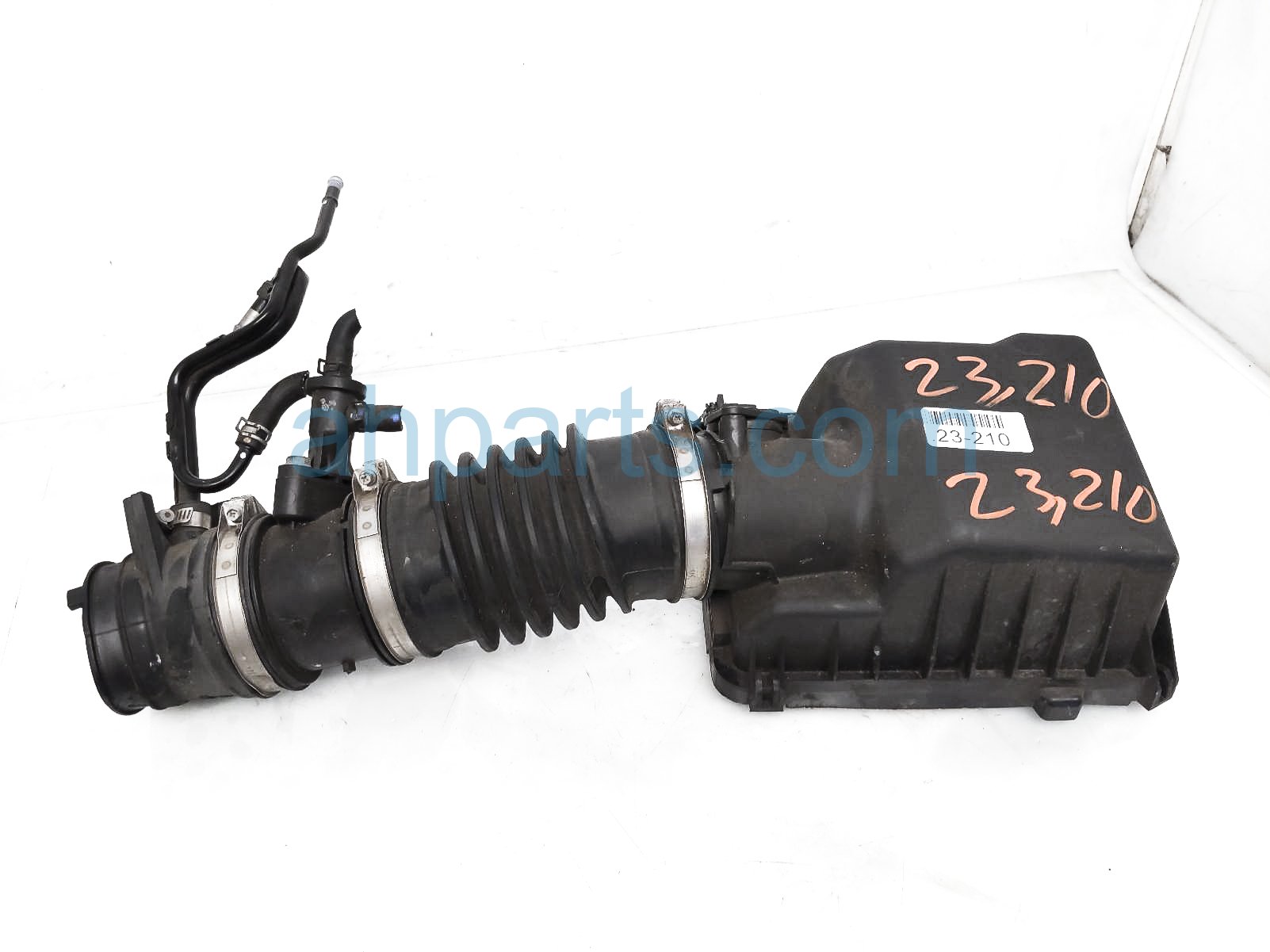 Sold 2018 Honda Accord Air Intake Box (top Half) W/ Hose 17210-6B2-A00,