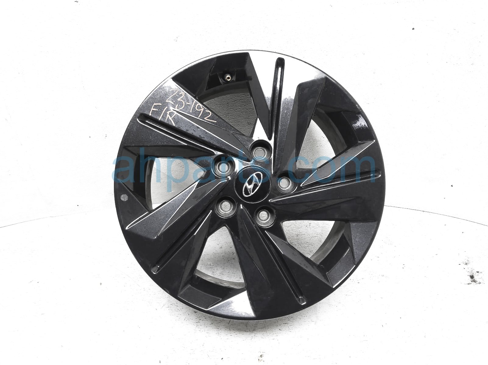 2021 Hyundai Elantra Front Passenger Wheel / Rim - Black 52910-AB200,