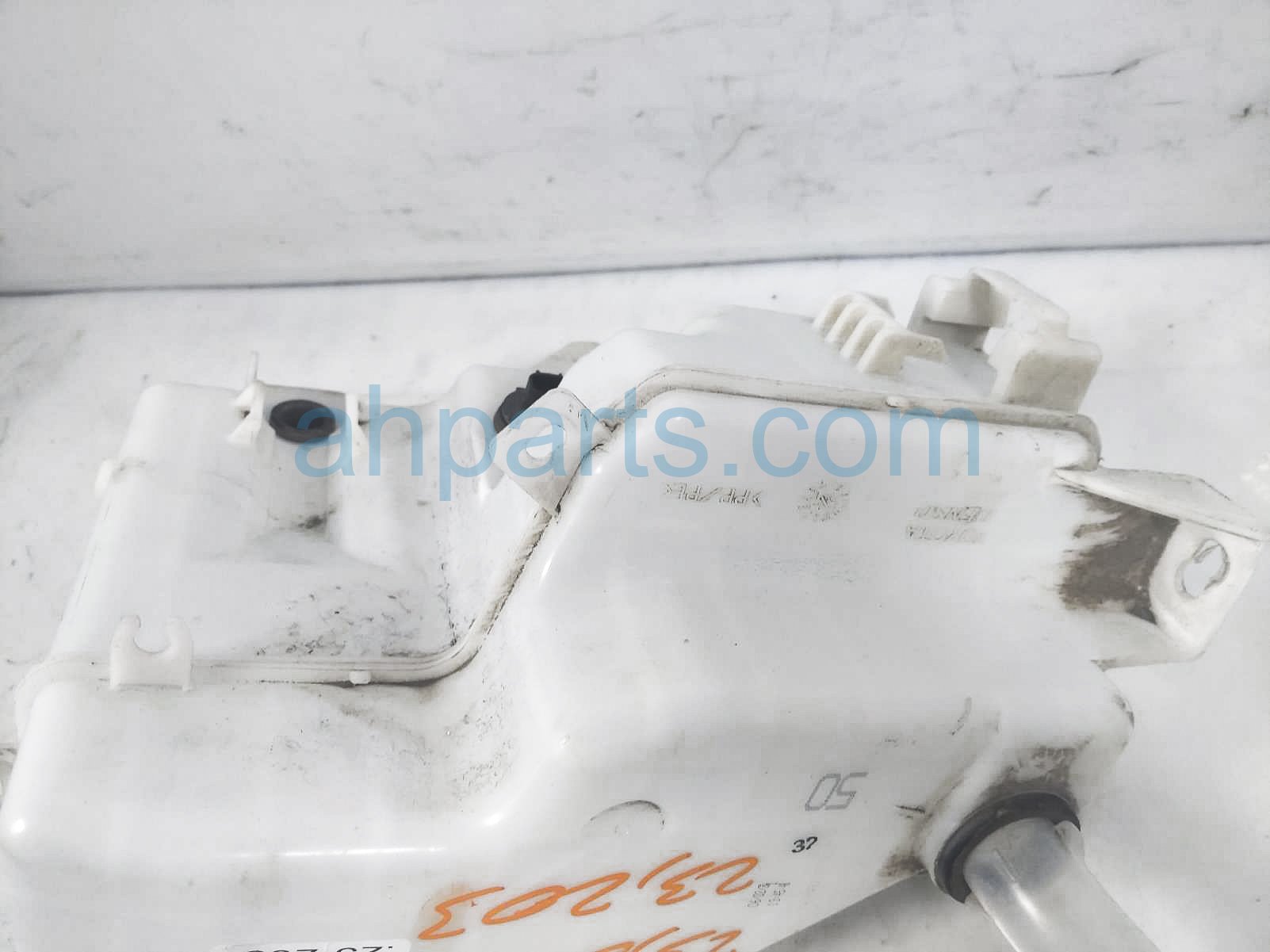 Sold 2020 Toyota Highlander Windshield Washer Reservoir Tank 85315-0E150,