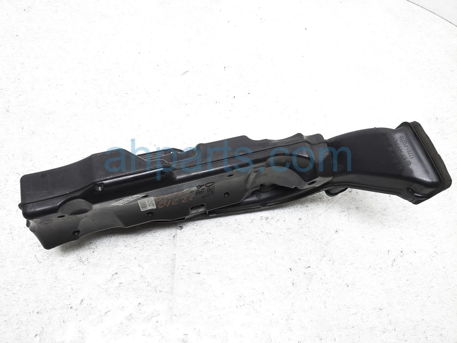 Sold 2019 Toyota Camry Engine Air Intake Duct Assy 17750-F0010,
