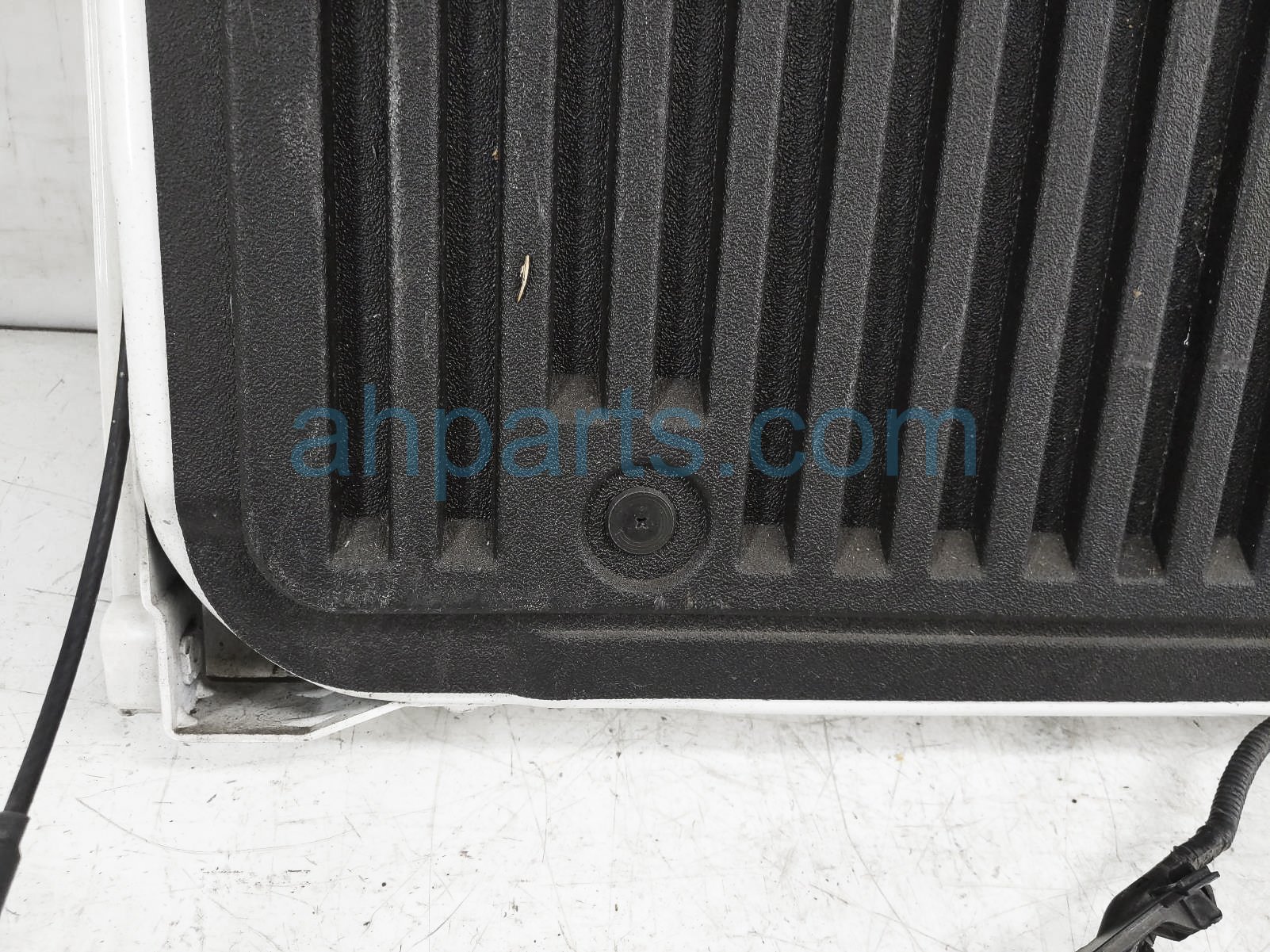 Sold 2021 Nissan Titan Deck Trunk Lid Lift Gate / Tail Gate - White ...